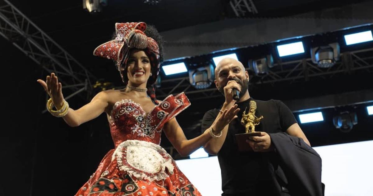 Omar Enrique recibe el “Congo de oro”, la máxima distinción del ...