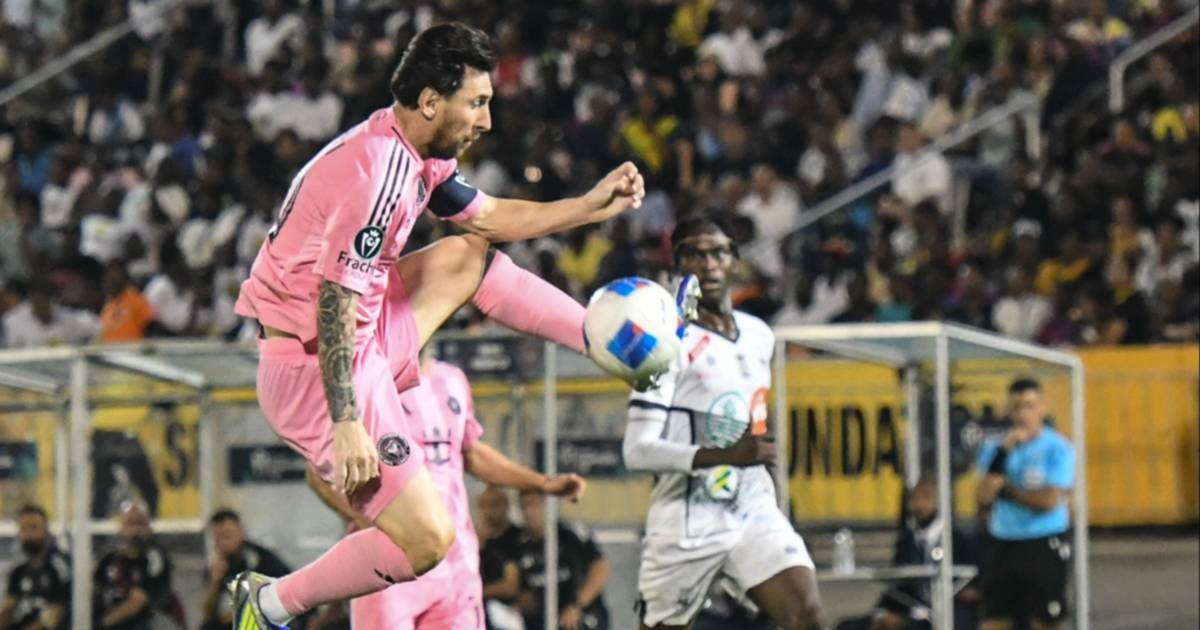 ¿Quién se llevó la camiseta de Lionel Messi del Cavalier SC en Copa de ...