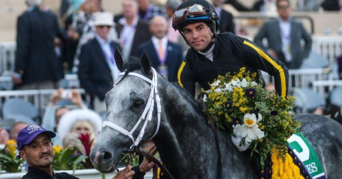 Conoce cuantos jockeys latinos hay ahora en el Hall de la Fama