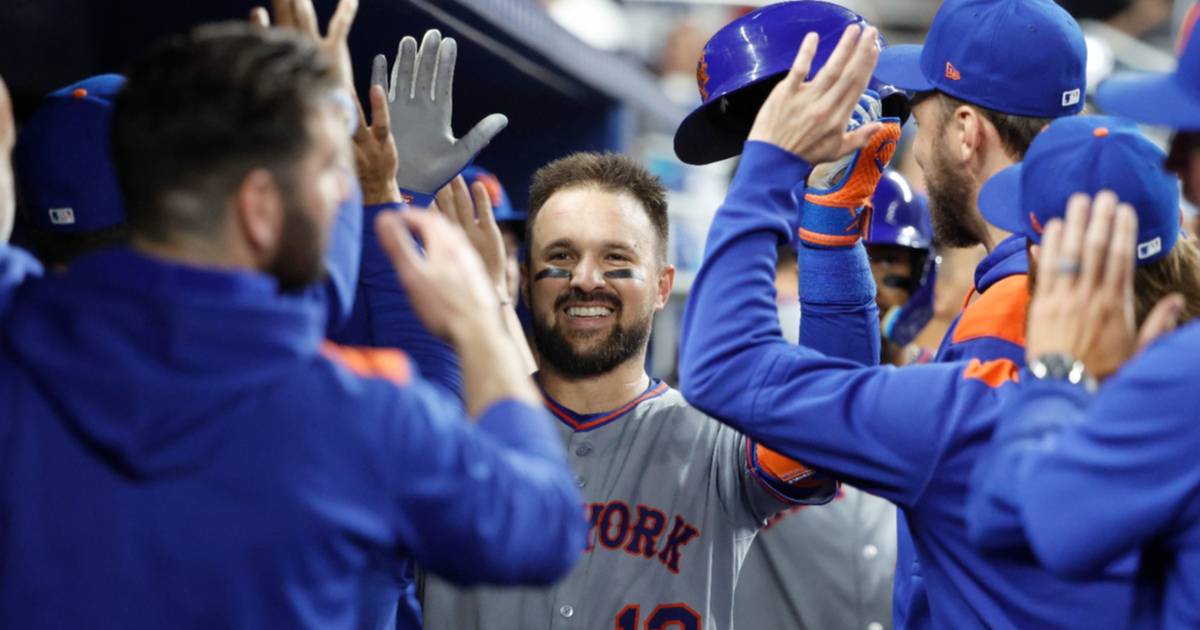 MLB: Primer jonrón de Luis Torrens en 2025 llegó gracias al jardinero ...