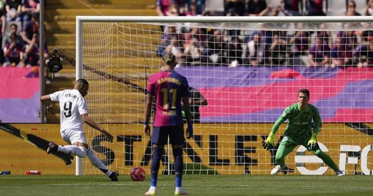 ¡Salta la polémica! ¿Hubo offside de Mbappé en la jugada del penal?