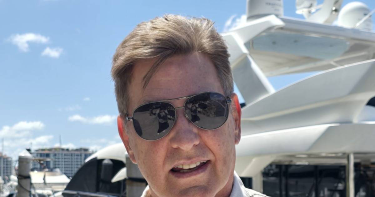 Víctor Cámara se une al elenco estelar de ambiciosa producción de Telemundo