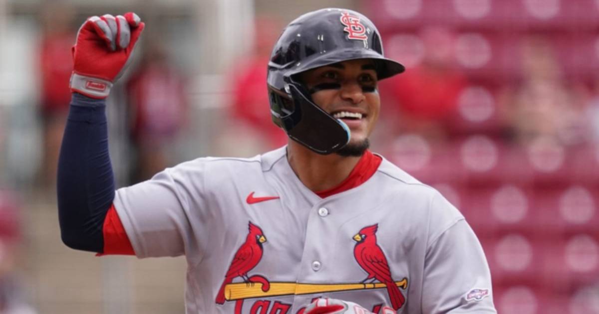 MLB: Bryan Torres hace historia con un debut de leyenda para los Cardenales