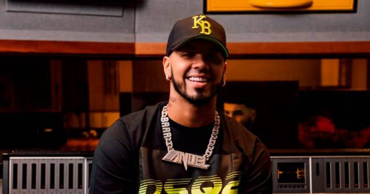 Anuel AA rueda video inspirado en Michael Jordan