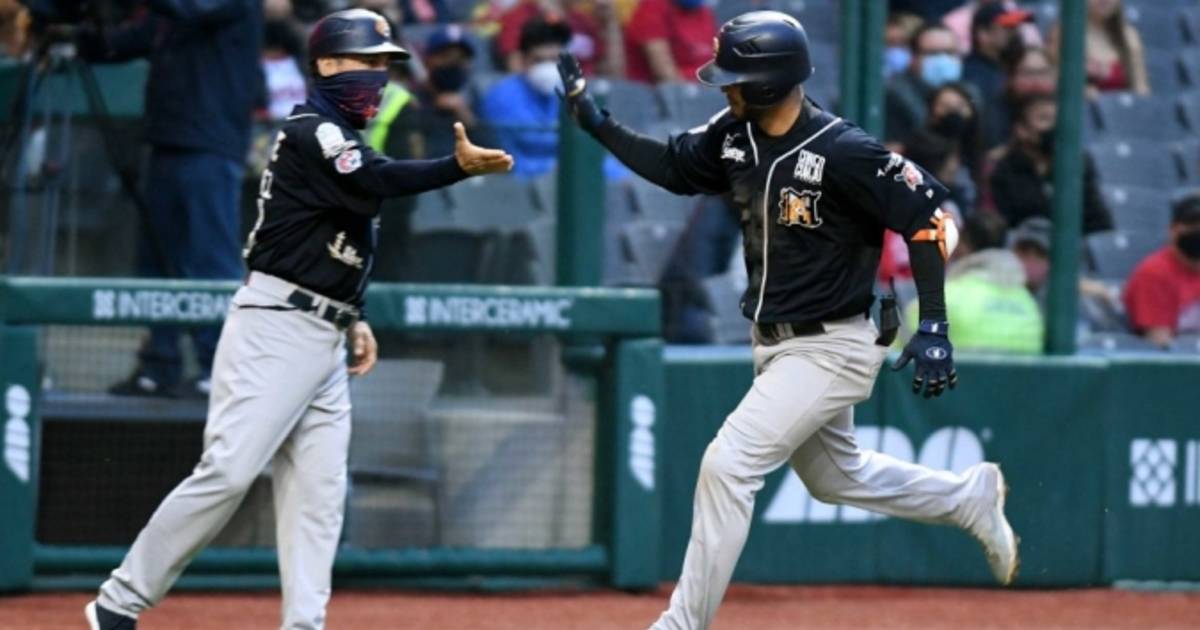 Ángel Reyes deja en el terreno a sus rivales con un batazo en la Liga ...