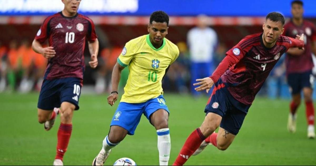 Tarjeta rosa en acción: Brasil vs. Costa Rica marca un hito histórico