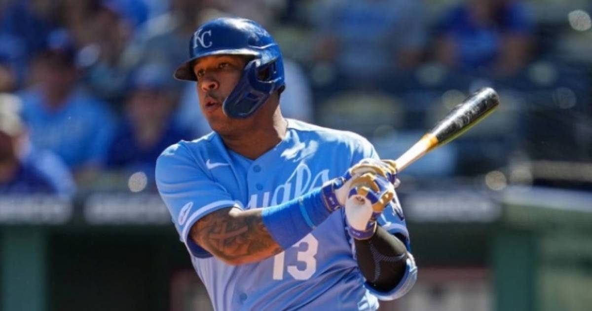 MLB: ¡Regresó el poder! Salvador Pérez conecta vuelacerca en el Yankee ...