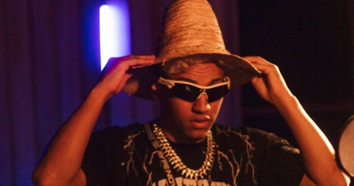 El venezolano Junior Caldera firma contrato millonario con Zingales Récords