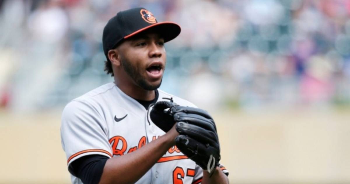 MLB: Eduard Bazardo tiene nuevo equipo en las Grandes Ligas