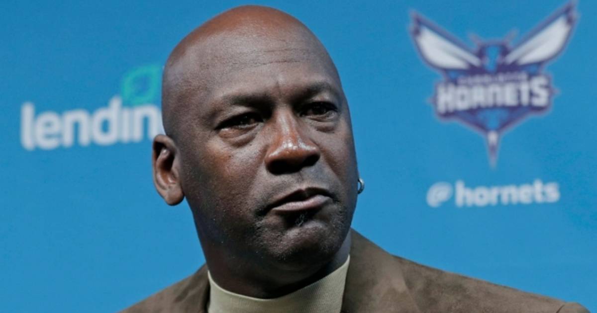 NBA: Se completó la venta del equipo de Michael Jordan