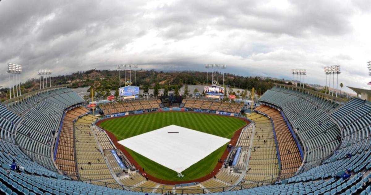 Impresionante: El estadio de los Dodgers a punto de inundarse a causa ...