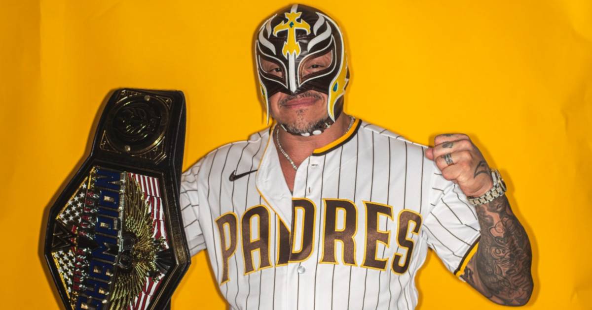 Rey Mysterio está listo para su reto con los Padres de San Diego (+Video)