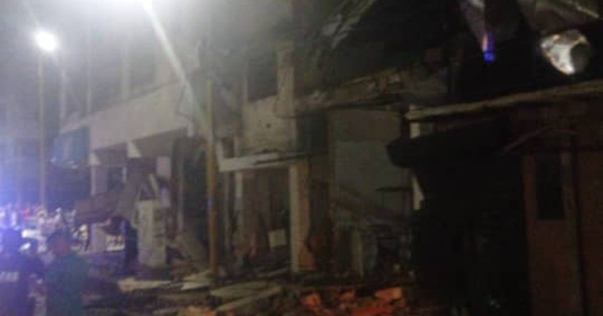 Explosión de un local comercial paraliza un sector de Valencia (+Video)