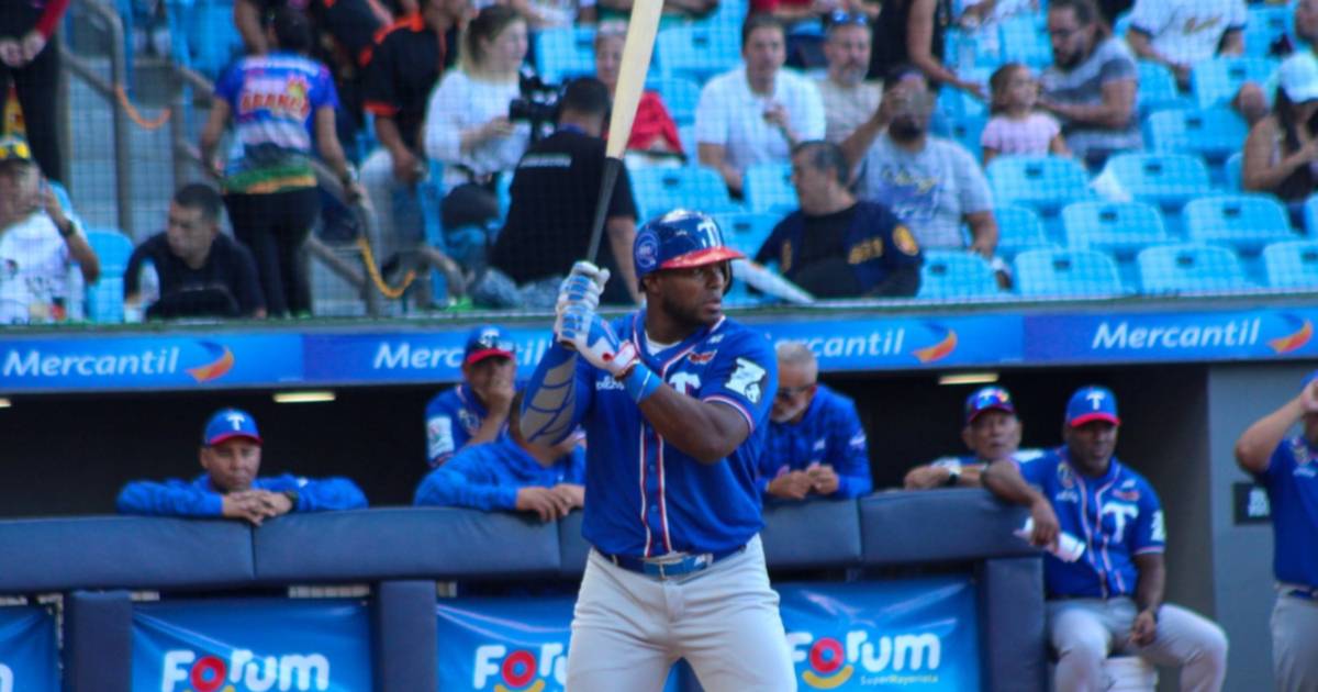 LVBP: ¿Cómo le fue a Yasiel Puig en su primer juego con Tiburones de La Guaira? (+Video)