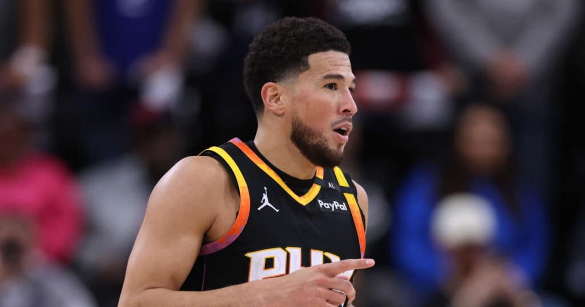¿Candidato al MVP? Devin Booker impresiona con estos impecables registros