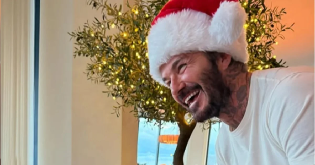 David Beckham sorprendió a sus seguidores al cantar villancicos con ...